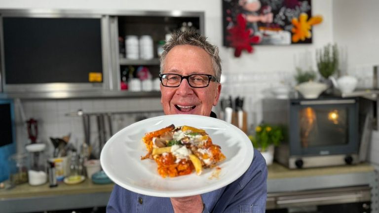 Dirk Hoffmann wagt das Unmögliche: Döner-Pizza im Geschmackstest