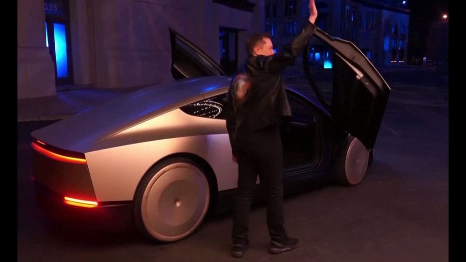 Ohne Lenkrad und Pedale: Elon Musk stellt "Cybercab" vor